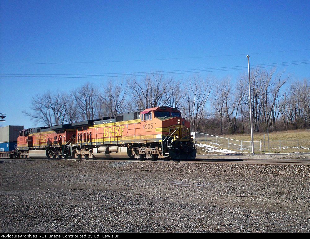 BNSF 4905